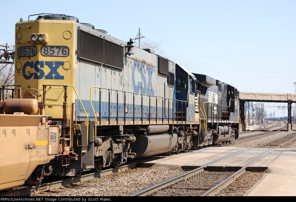 NS 9902 & CSX 8576